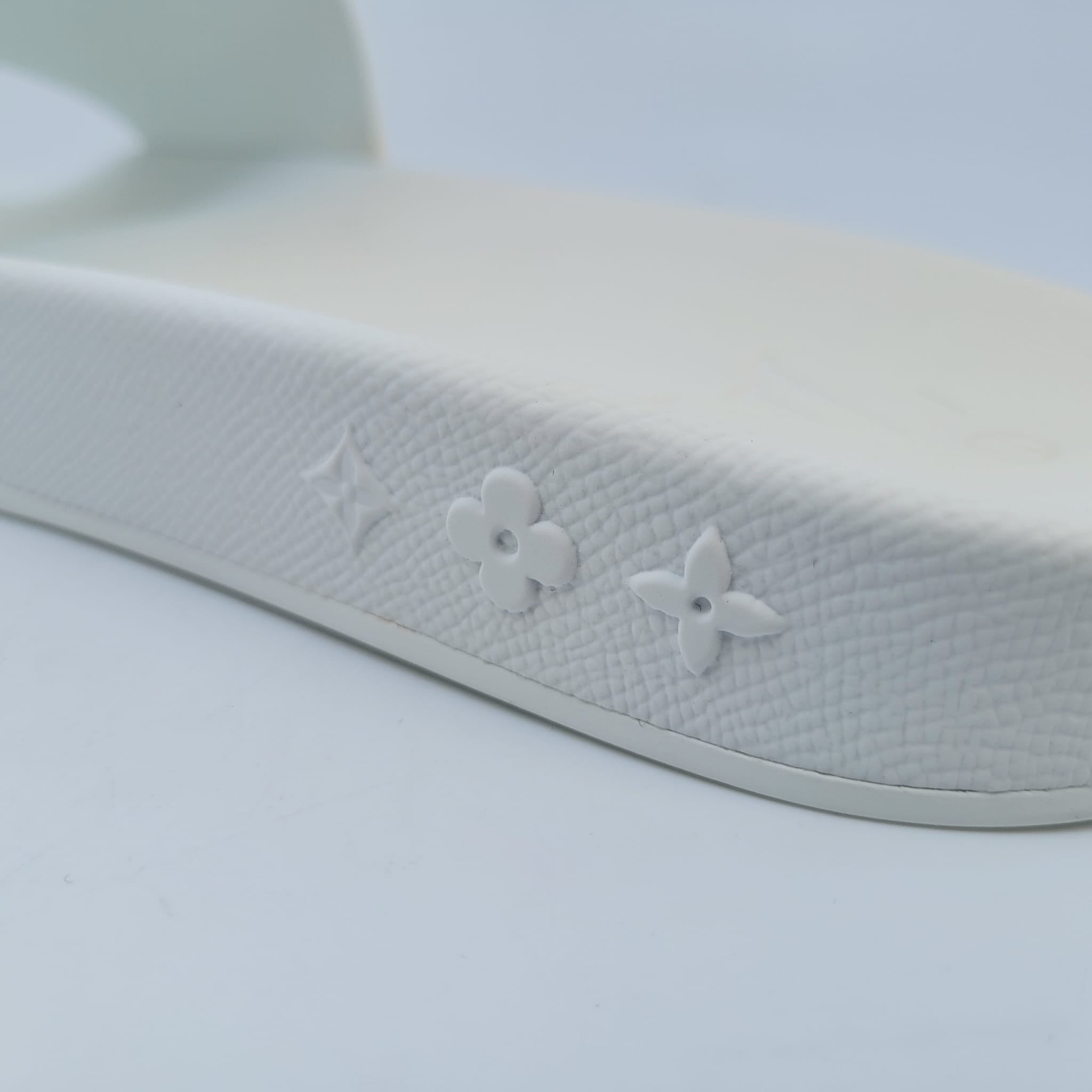 Louis Vuitton Men's White Monogram Canvas Waterfront Mule – Luxuria & Co.