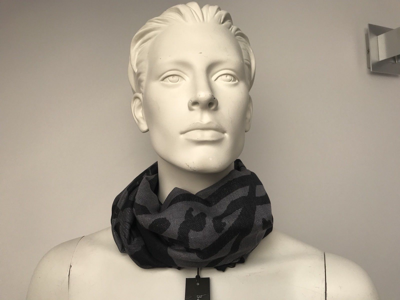Cashmere & Silk Scritto Scarf – Luxuria & Co.