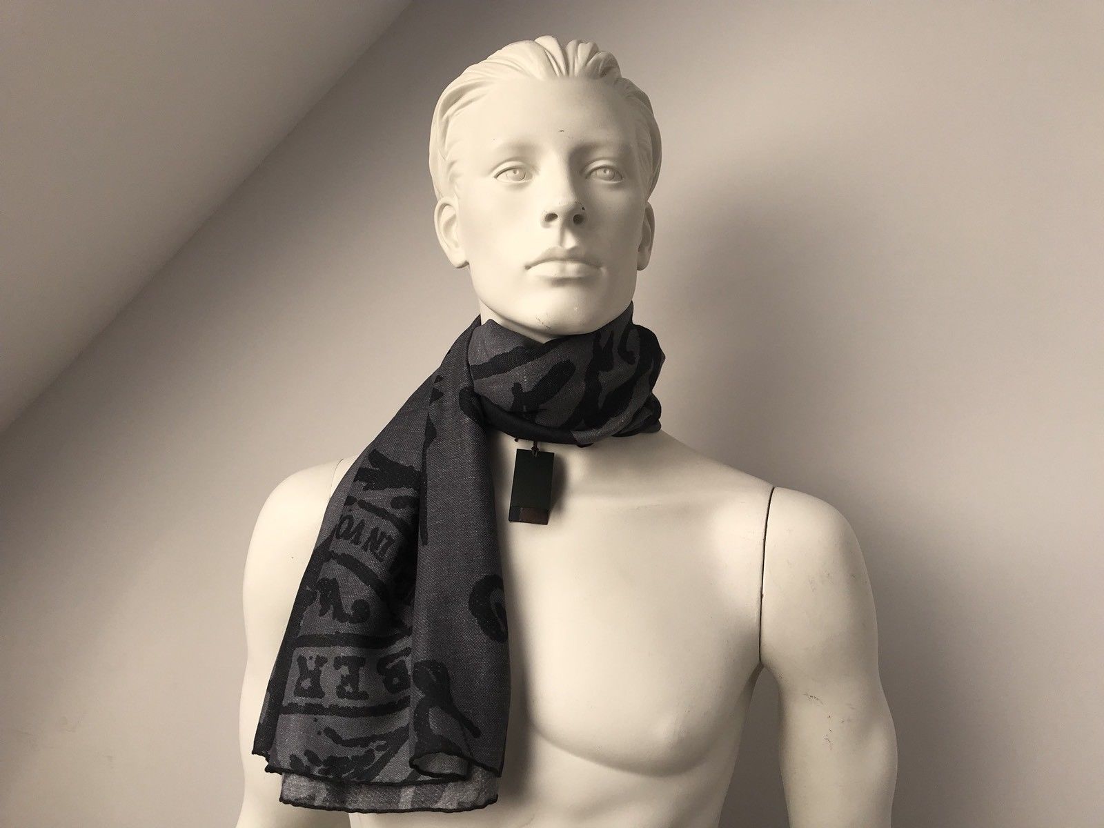 Cashmere & Silk Scritto Scarf – Luxuria & Co.
