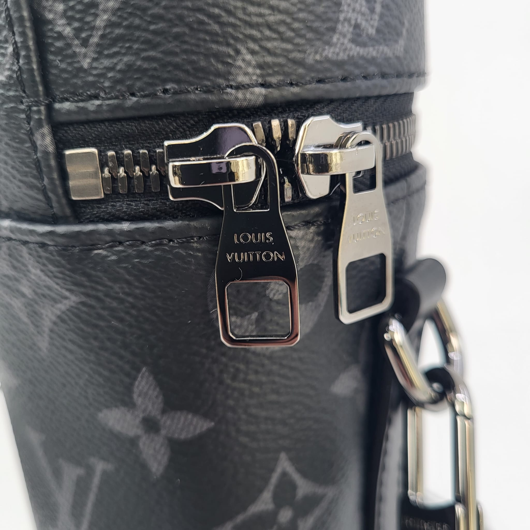 Louis Vuitton Bottle Holder Monogram Eclipse GI0398 – Luxuria & Co.