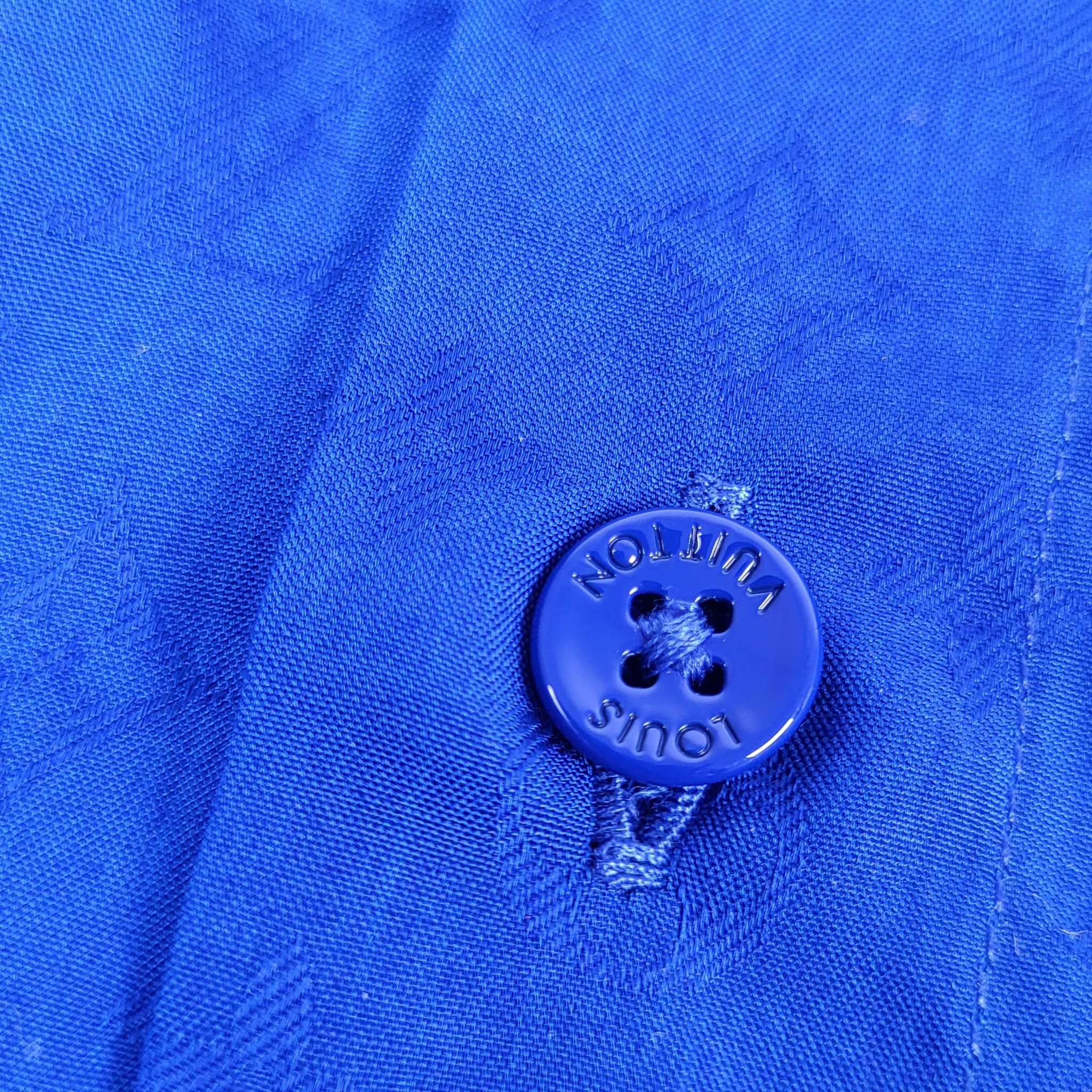 Louis Vuitton Men's Blue Cotton Monogram Classic Shirt – Luxuria & Co.