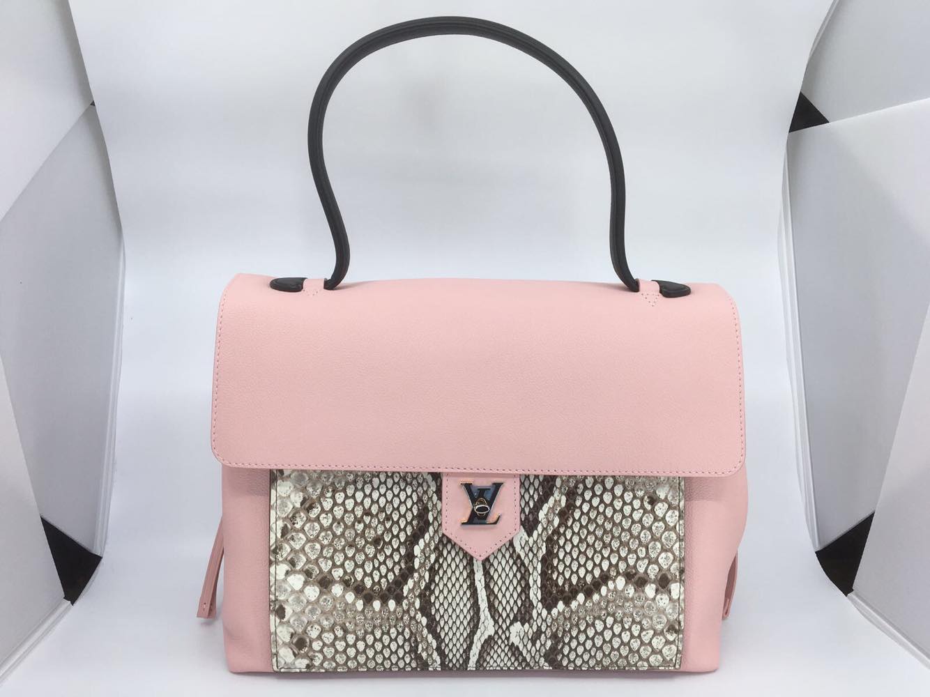 Louis Vuitton Women's Pink Python Leather Lockme MM Handbag – Luxuria & Co.
